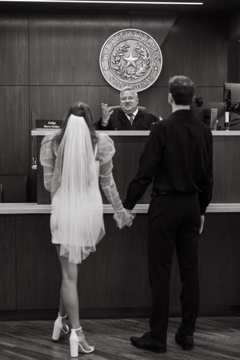 Downtown Dallas Courthouse Elopement - brookecolephoto.com