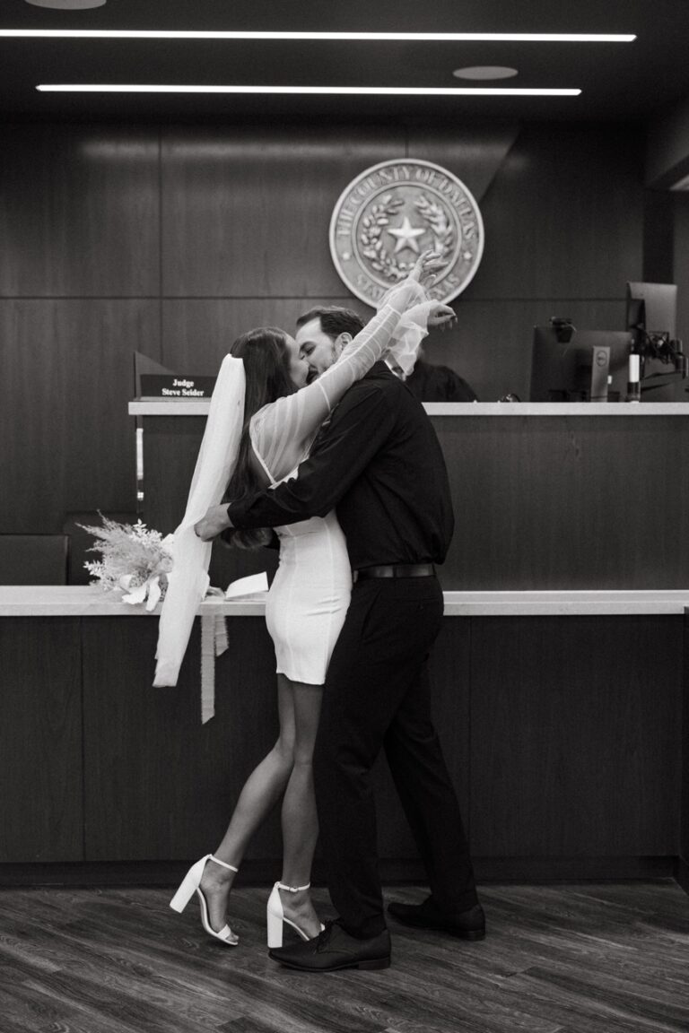 Downtown Dallas Courthouse Elopement - brookecolephoto.com